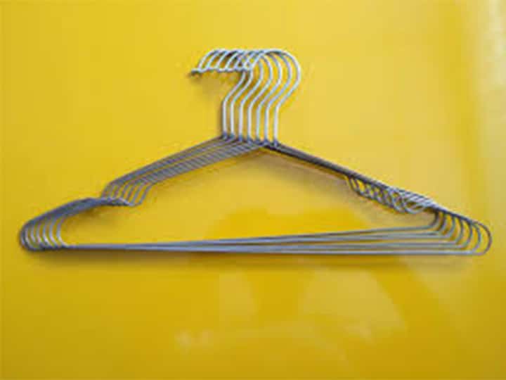 What you need to know to use a cloth hanger making machine
